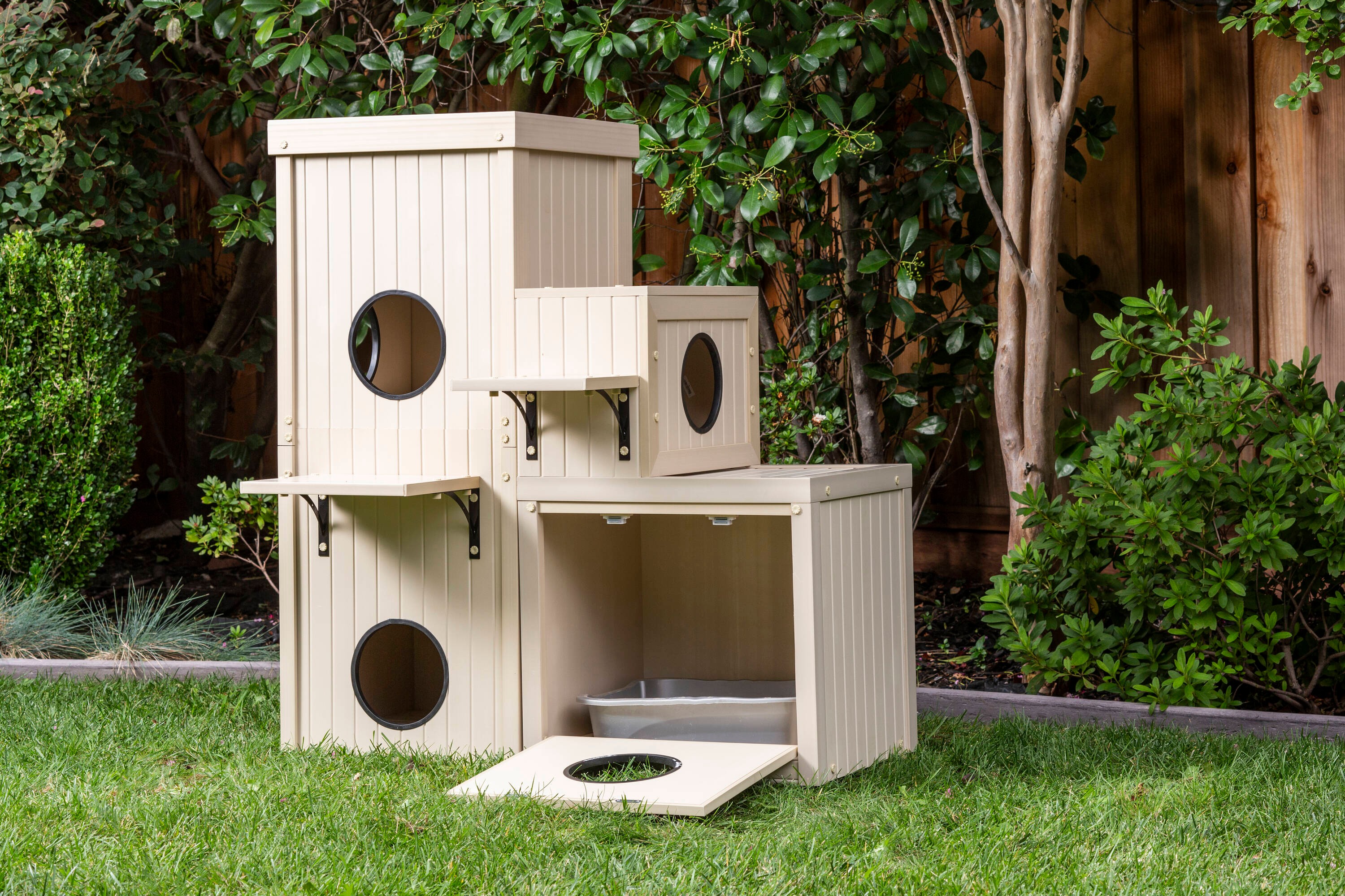 New Age Pet 44.4-Inches x 19.2-Inches Off-white Cat House | EHKK820 ...