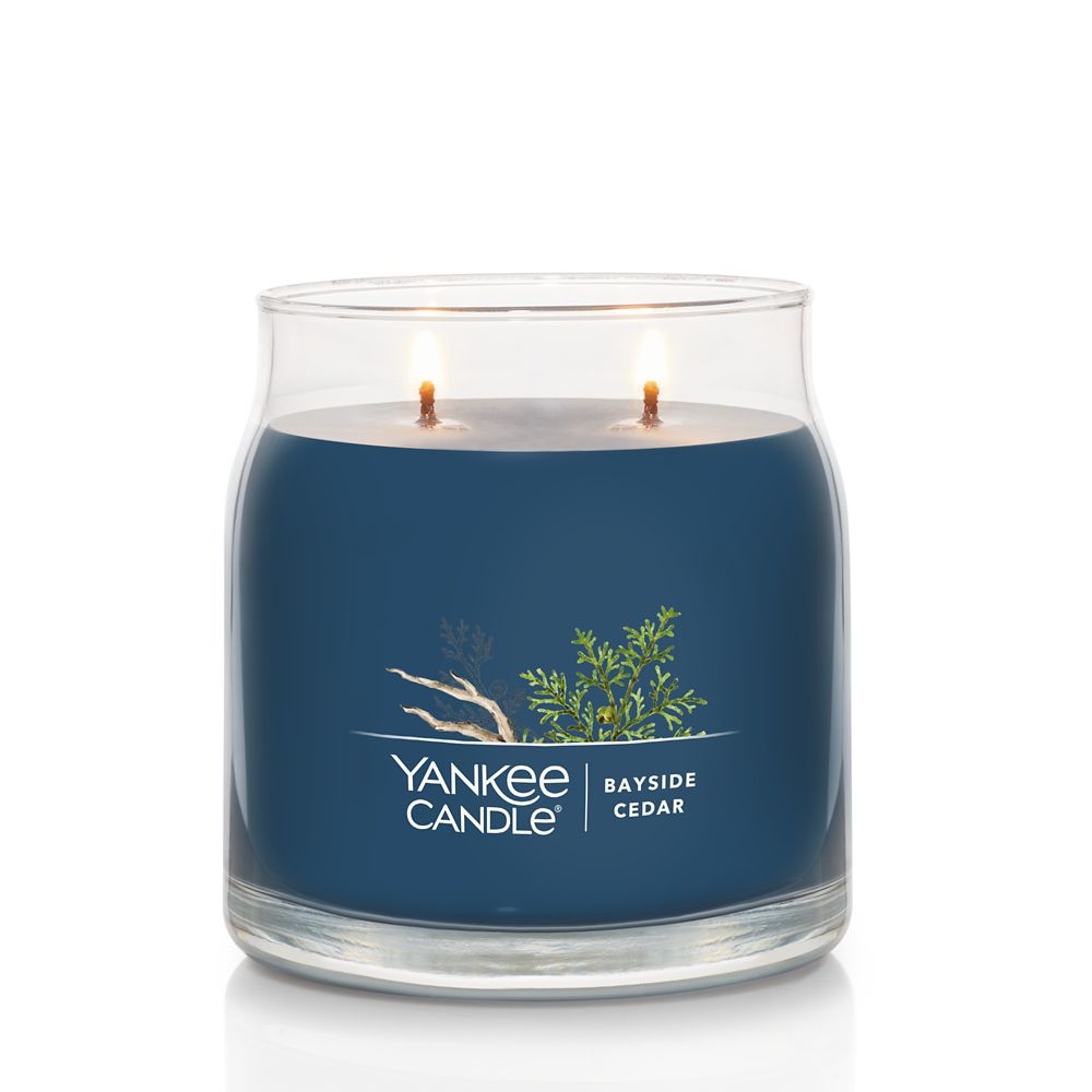 Yankee Candle Bayside Cedar Signature Collection 13 Oz. Small Candle ...