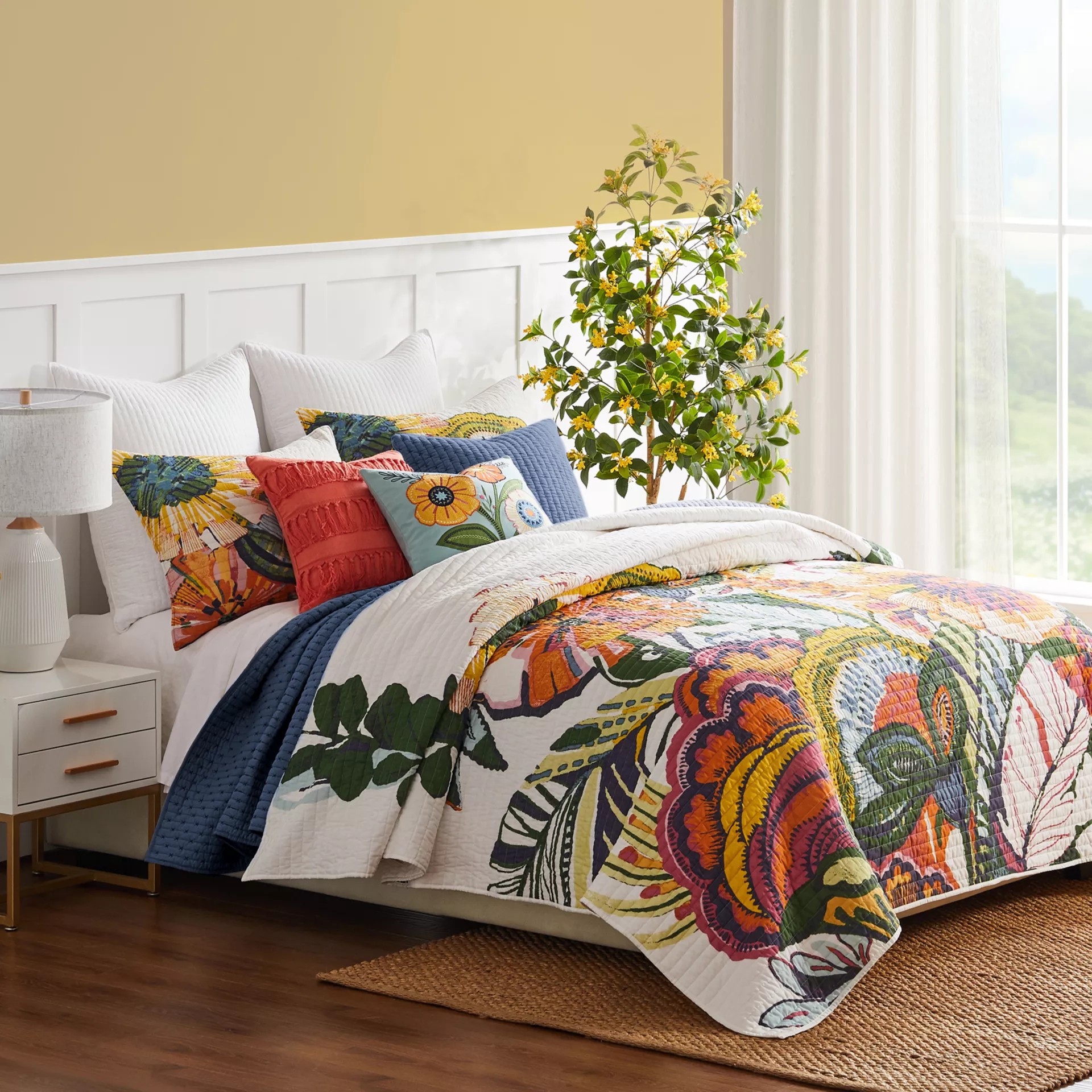 Levtex Home Grandiflora Garden Quilt Set Deals and Price History at ...
