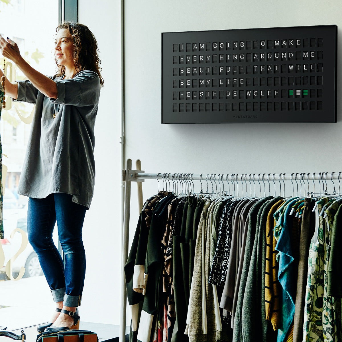 Mejores ofertas e historial de precios de Vestaboard Mechanical Smart ...